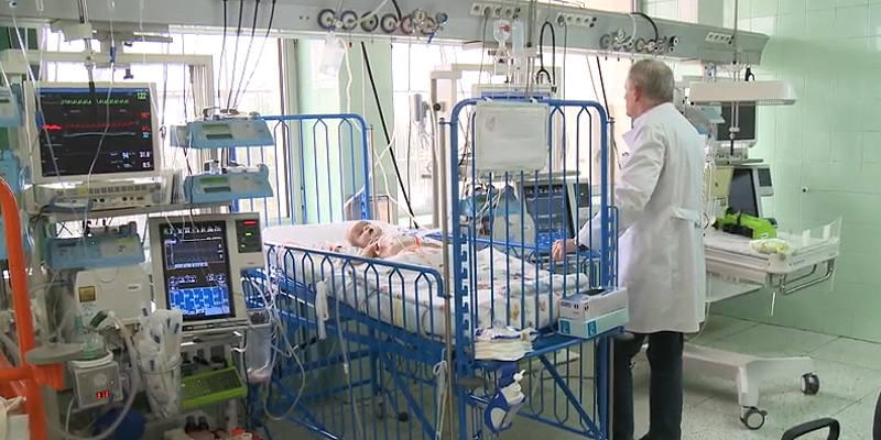 Pobity dwulatek w ciężkim stanie w szpitalu. Opiekun usłyszał zarzuty Pobity dwulatek w ciężkim stanie w szpitalu. Opiekun usłyszał zarzuty