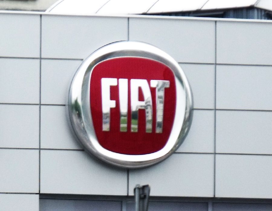 Fiat rezygnuje z wielkich planów inwestycji we Włoszech. Powód? Kryzys! Fiat rezygnuje z wielkich planów inwestycji we Włoszech. Powód? Kryzys!