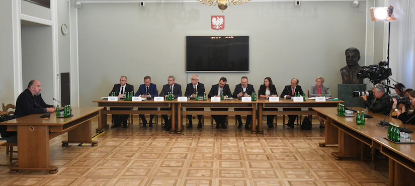 Prof. Modzelewski obnaża kombinacje podatkowe ekipy Tuska