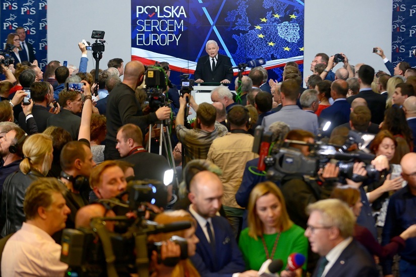 Politycy PiS komentują zwycięstwo: Przed nami ciężka praca
