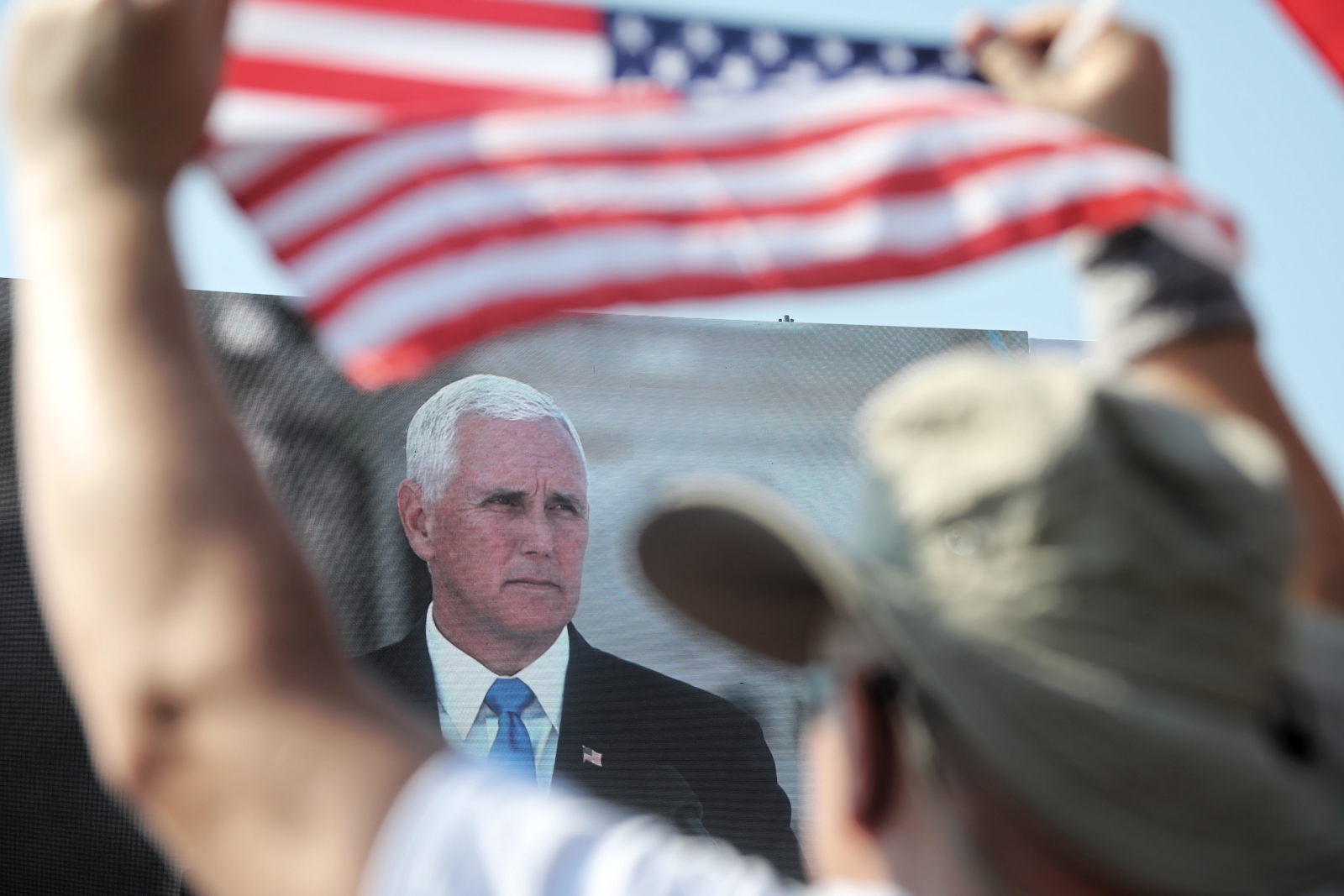 Wiceprezydent Mike Pence musi budzić wściekłość lewicy