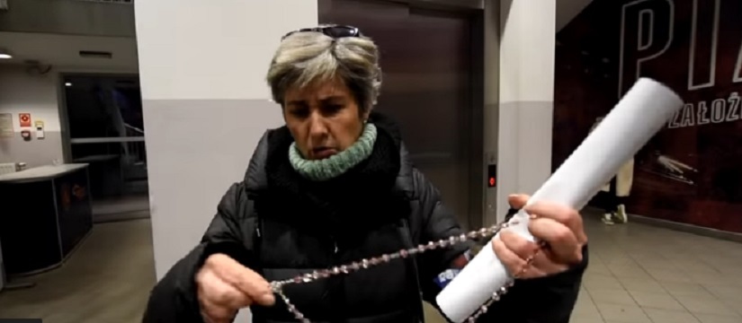 Mama z różańcem dopinguje mistrza Polski