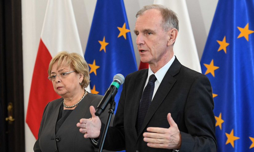 Klich histeryzuje po zaprzysiężeniu Piotrowicza: To potwarz