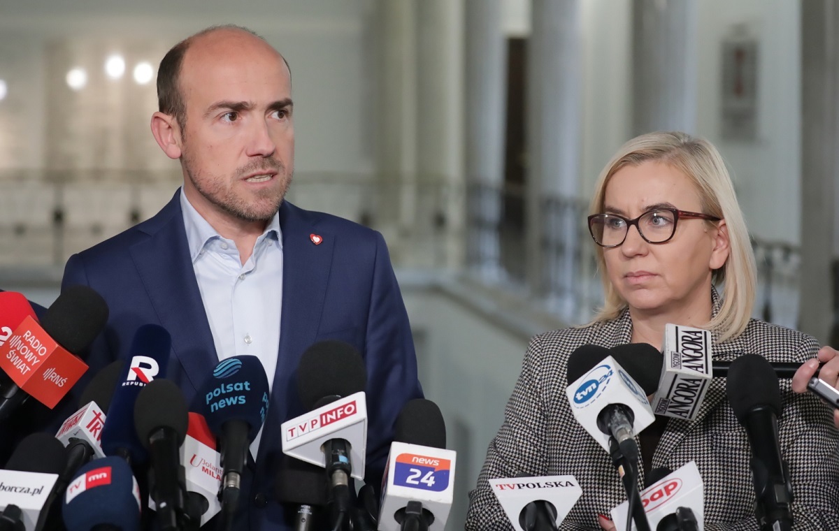 Budka i Hennig-Kloska tłumaczą zmianę ustawy wiatrakowej