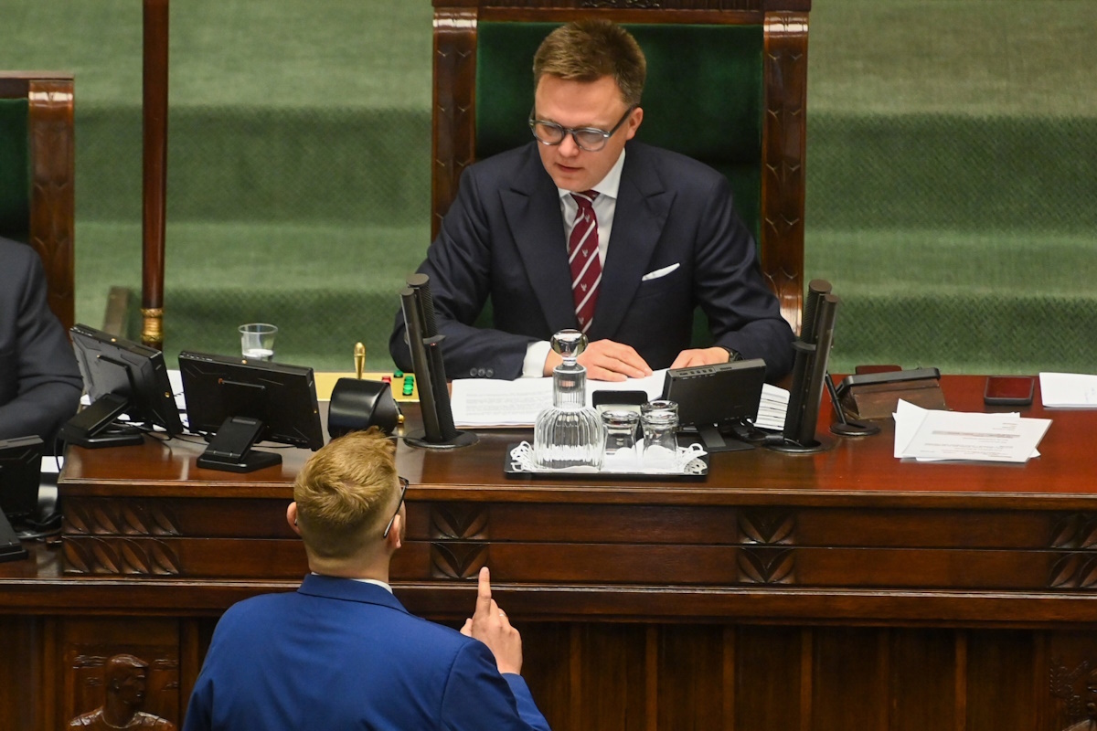 Hołownia do Wosia: Panie pośle, proszę się odsunąć