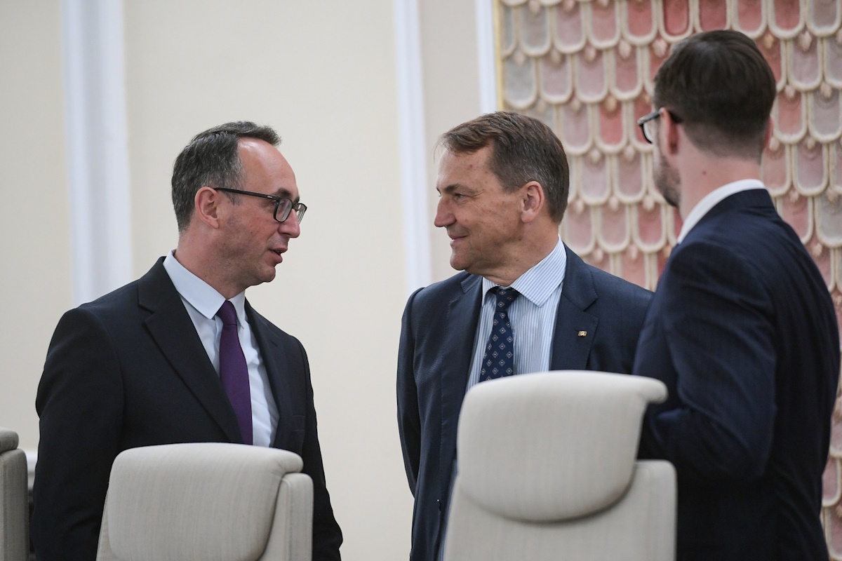 Sikorski wychwala Klicha: Był ministrem obrony z kontaktami