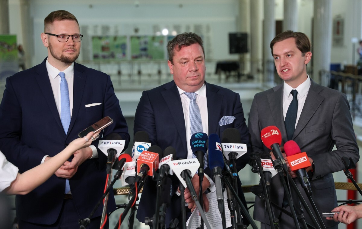 Prekampania Trzaskowskiego. Wójcik: Złamano art. 231 KK