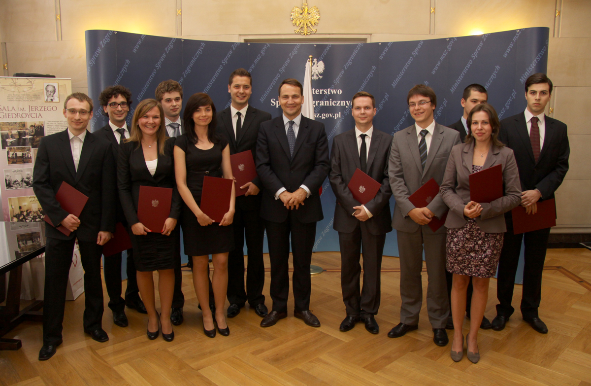 Pracownik MSZ tłumaczy się z plagiatu w książce wydanej przy ...