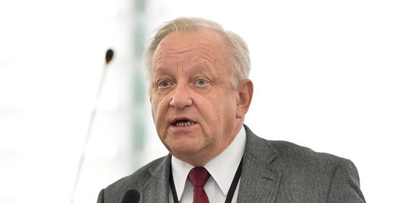 Piecha: System, oparty na Narodowym Funduszu Zdrowia musi zniknąć ...