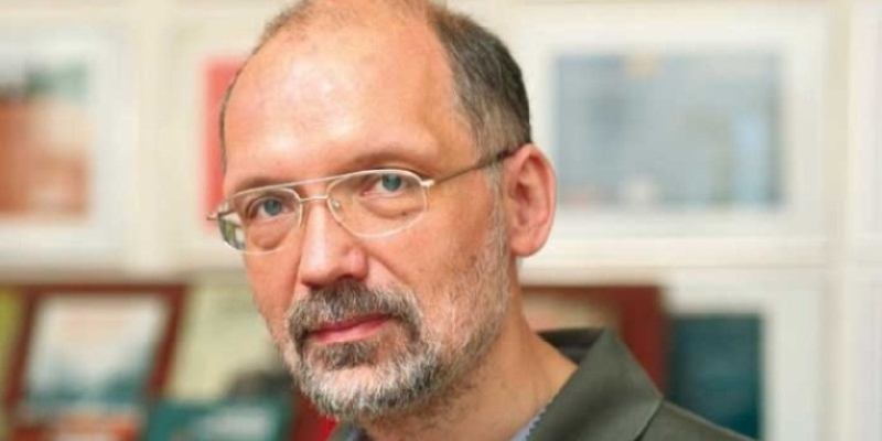 Prof. Nowak: Najbliższe wybory to gra o demokrację. Ona została ...