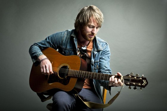 RUARRI JOSEPH ponad przeciętność po stracie przyjaciela