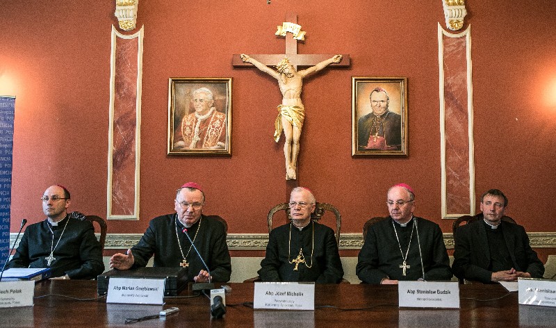 "Biskupi upominają się o traktowanie mediów katolickich na równi z ...