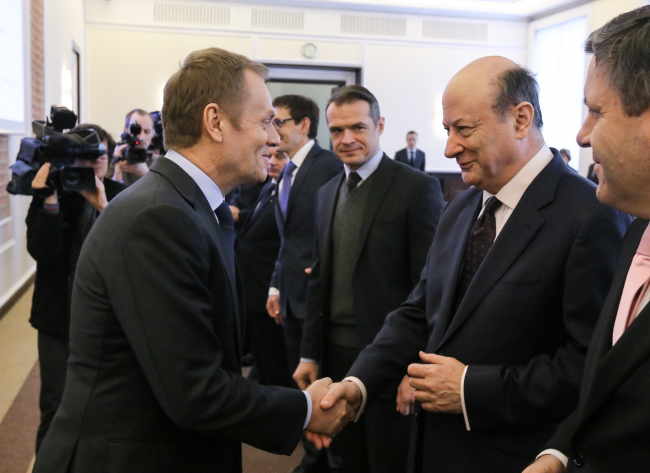 TRZY PYTANIA do Janusza Szewczaka. "Wchodzimy w potężny kryzys, którego ...