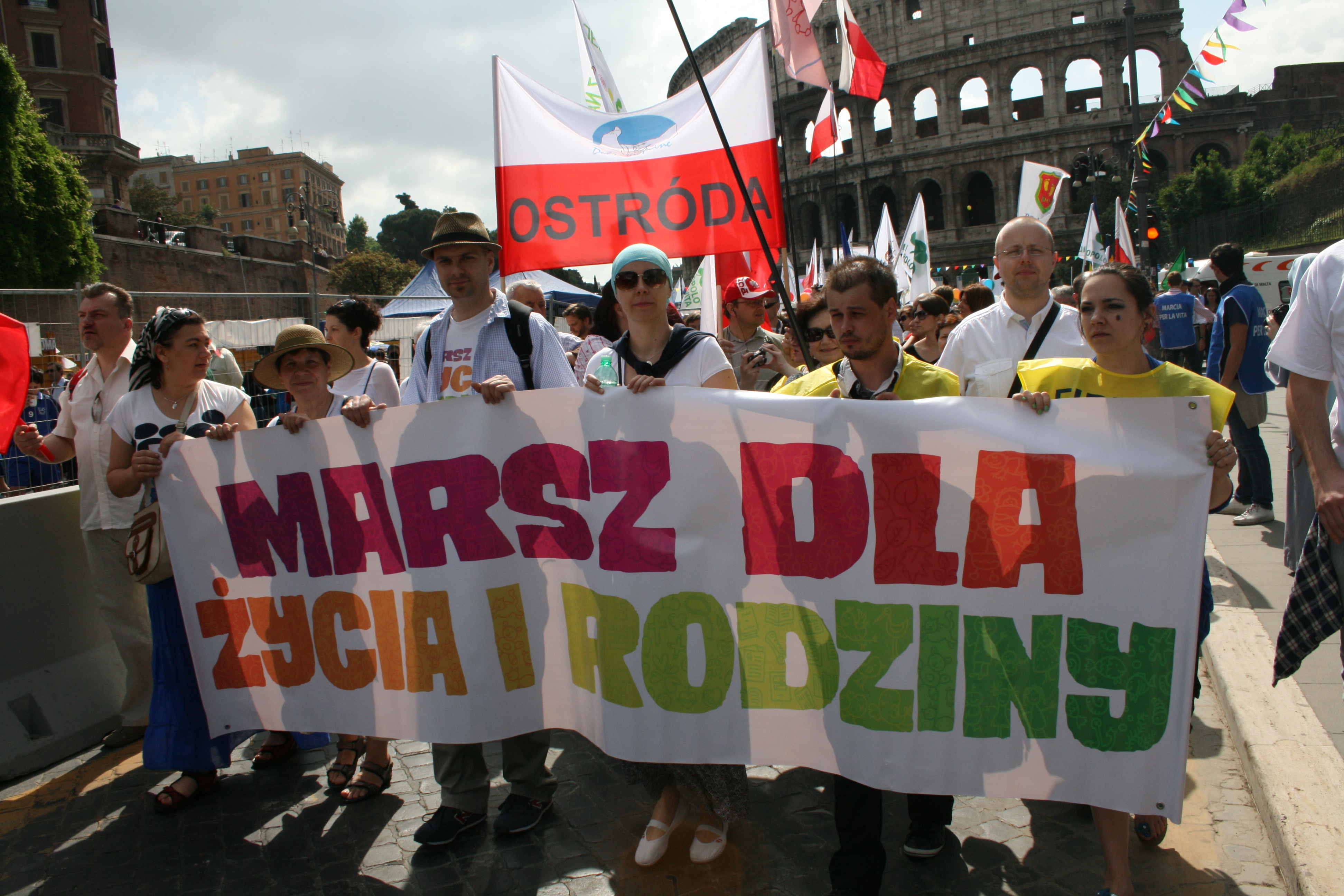 Sprzed Koloseum pod Zamek św. Anioła: włoski przedsmak polskich Marszów ...