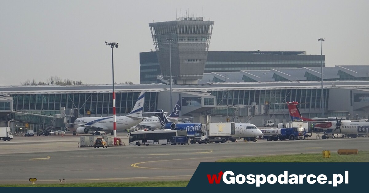 Na lotnisku Chopina ruch prawie jak przed pandemią - wGospodarce.pl